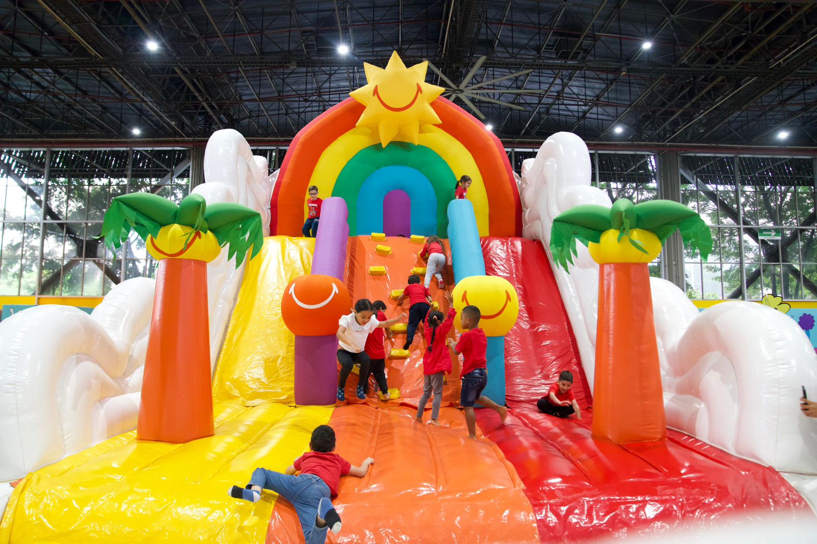 El Festival Buen Comienzo inicia con magia, color y diversión para los ...